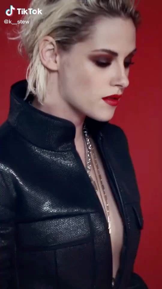 Who her fan? - TNAOT