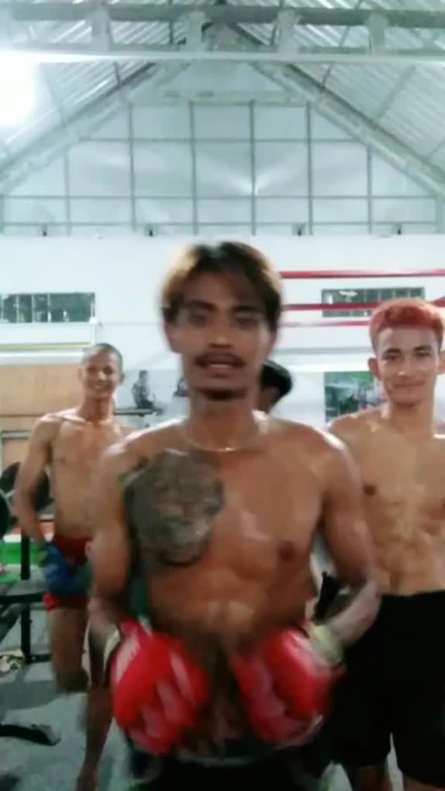 ជំរាបសួរចាស់ អូយខ្តើយនិយាយម៉េចក៏នៅតែខ្តើយអញ្ចឹង 😅🤣😅 - TNAOT