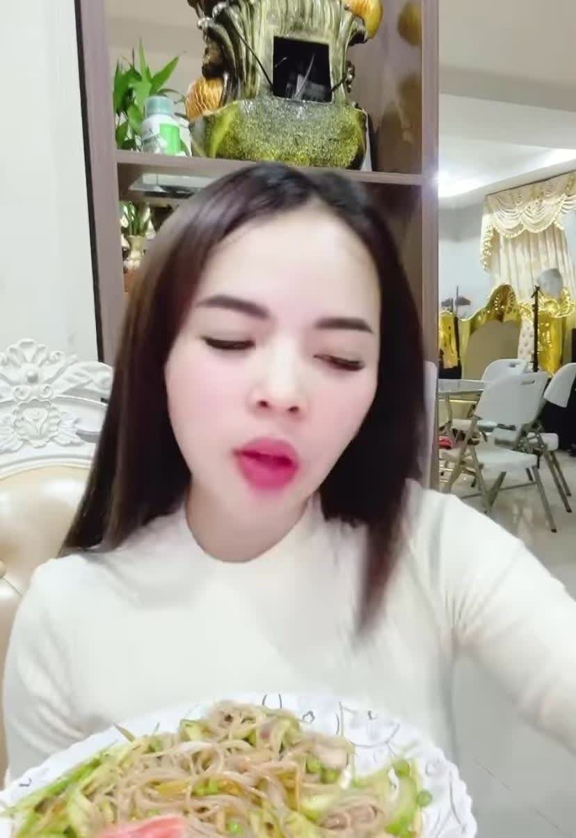 ញ៉ុមនំបន្ចុក - TNAOT