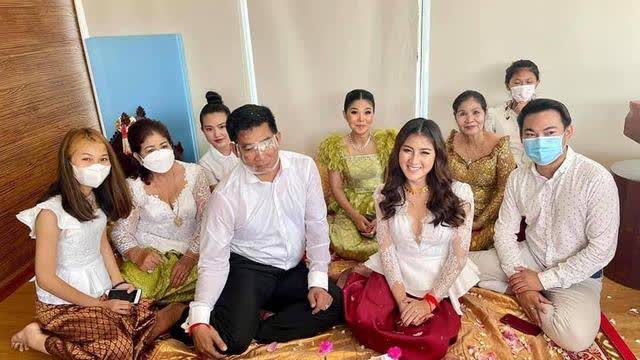 បាត់មុខច្រើនឆ្នាំ ស្រាប់តែលេចព័ត៌មានថា តារាស្រីសិចស៊ី សុខ មុន្នីពិសី ទើបតែភ្ជាប់ពាក្យ ...