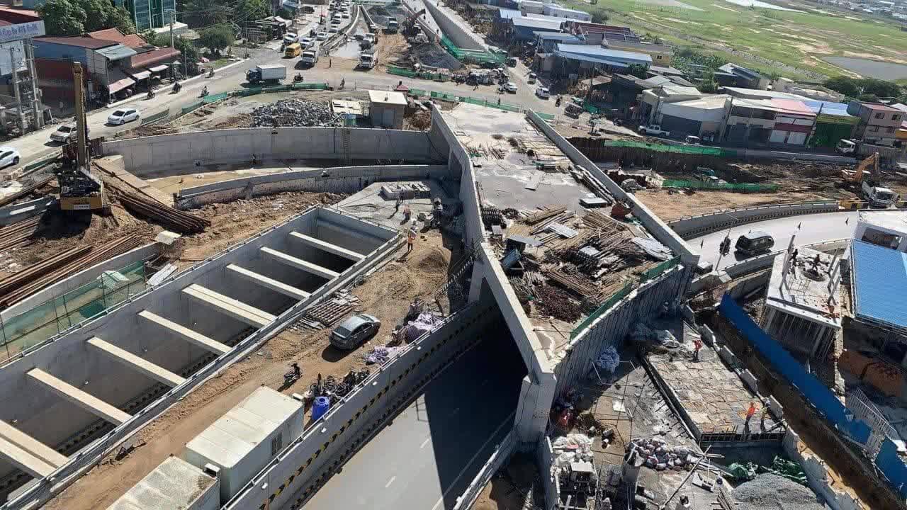 ស្ពានអាកាស និងផ្លូវក្រោមដី ចោមចៅ សម្រេចបាន៨០%ហើយ - TNAOT