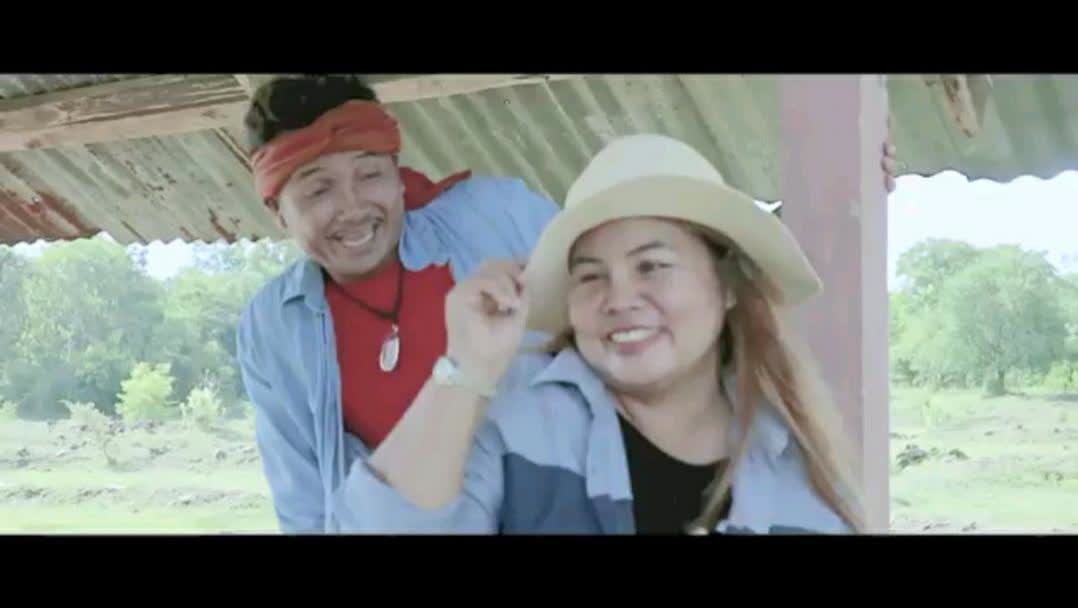 กัมแปตแปแล កាប៉ែតប៉ែឡែ - ส่องแสง សុងសែង ft. រំដួល ลำดวน ต้นฉบับ [Official MV] - TNAOT