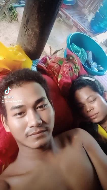 លង់ស្នេហ៍ស្រីចាស់ - TNAOT