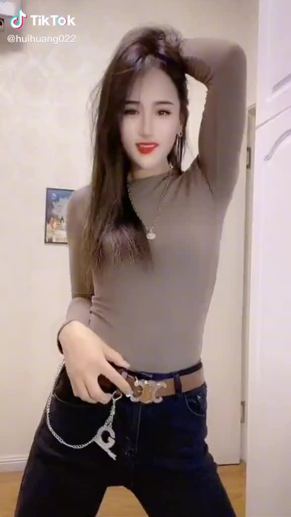 តោះមើលស្រីស្អាតក្នុង tik tok - TNAOT