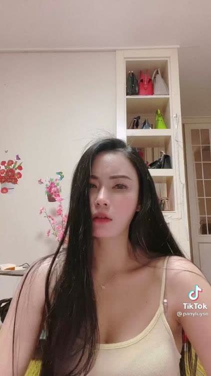 តើមានអ្នកណាខ្លះនៅមេម៉ាយដែរឬទេបើមានសូមមើលវីដេអូនេះម្ដងមើលតើមានអត្ថន័យដូចម្ដេចដែរ - TNAOT