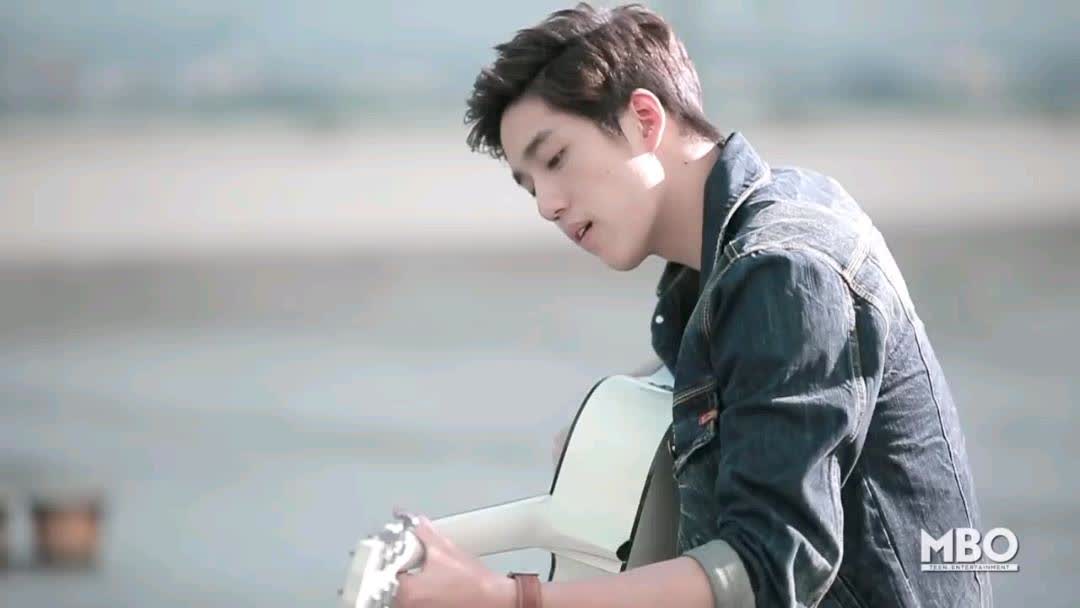 ปลิว (Away) - Ploychompoo (Jannine W) [Official MV - TNAOT