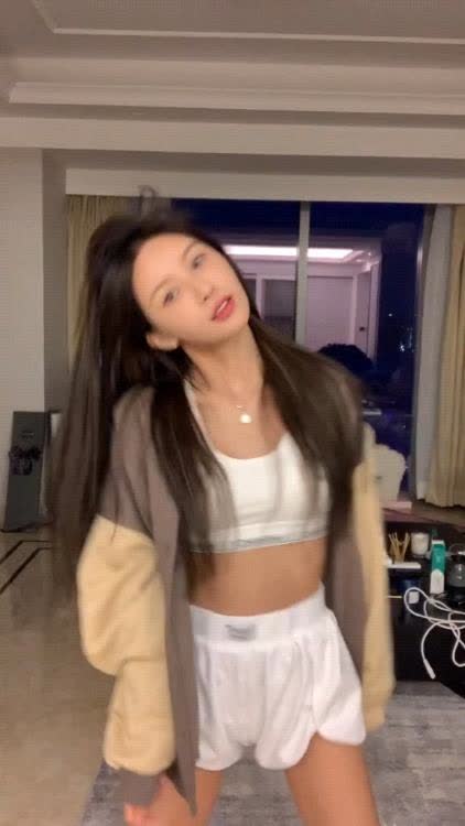 ជួយចូលទៅsubscribe channel youtube របស់ខ្ញុំ ម្នាក់មួយផងណាឈ្មោះ @TikTok dara official - TNAOT