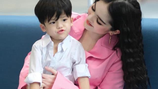 ស្រីស្អាត សេង សុខឃីម ដែលសង្ស័យជាសង្សារថ្មី របស់លោក ចឺម មានកូនមួយរួចហើយ? - TNAOT