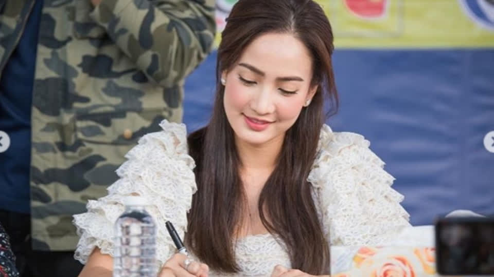 កញ្ញា Taew និយាយអំពីកុងត្រា និងរឿងភាគថ្មីរបស់នាងជាមួយ TV3 - TNAOT