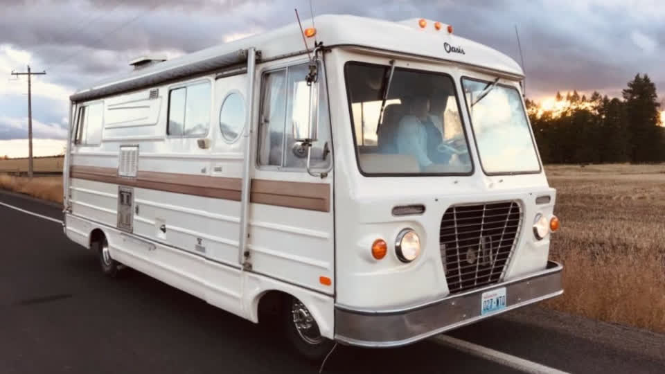 Oasis Motorhome ឆ្នាំ 1970 នេះ ជា រថយន្ត ដ៏ កម្រ ដែល ប្រើ ដោយ Chrysler ...