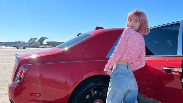 ដំណើរហោះទៅដល់ LA តើ LISA ឆៀងចូលជួបភឿនៗណាខ្លះ? - TNAOT